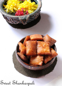 Sweet Shankarpali Recipe, How to make Sweet Shankarpali | Diwali Snacks ...